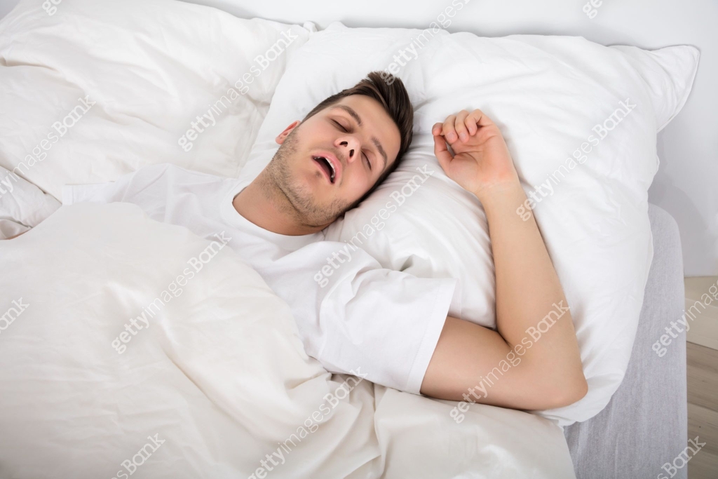 Tired Young Man Snoring 이미지 (928084306) - 게티이미지뱅크 Tired Young Man Snoring 이미지 (928084306) - 게티이미지뱅크