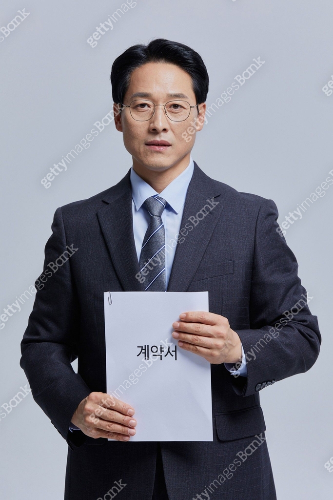 비즈니스 주제 비즈니스맨 정장 슈트 화이트칼라 전문직 중년 성인 사회이슈 주제 스트레스 이미지