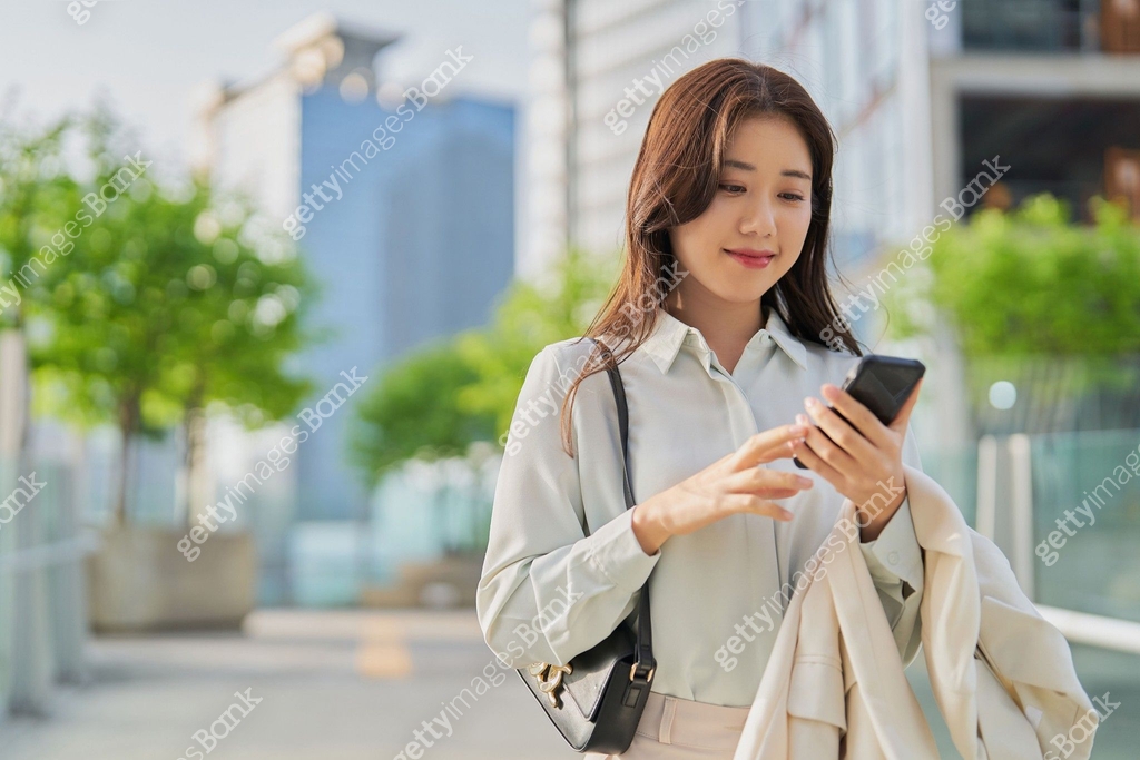 여성 20대 청년 청년여자 비즈니스 주제 비즈니스우먼 사업가 자신감 희망 컨셉 이미지