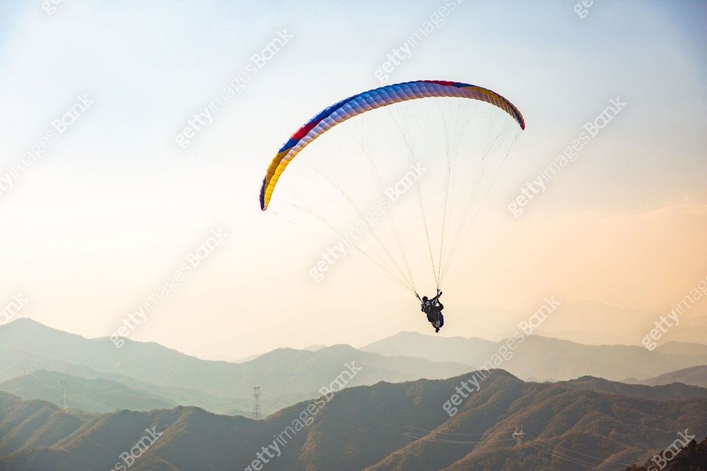 한국인 익스트림스포츠 패러글라이딩 패러슈팅 비행 비행 움직이는활동 취미 레저활동 레저활동 활동 여가 주제 도전 컨셉 모험 익스트림스포츠