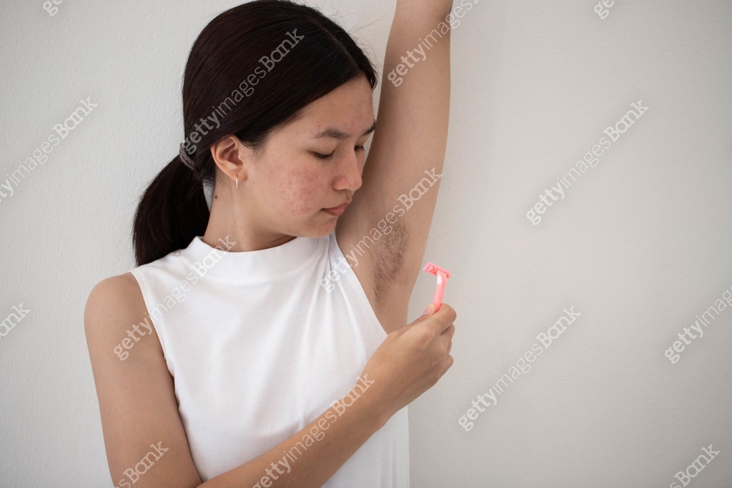 Young Teen Girl Shaves Her Armpit Hair For The First Time Young Teen Girl Shaves Her Armpit Hair For The First Time